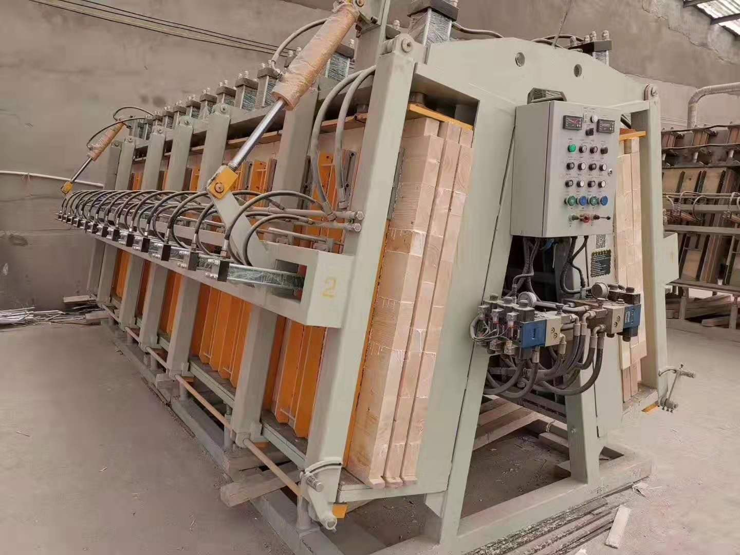 News - Two-side Hydraulic press series : a revolution in woodworking ...